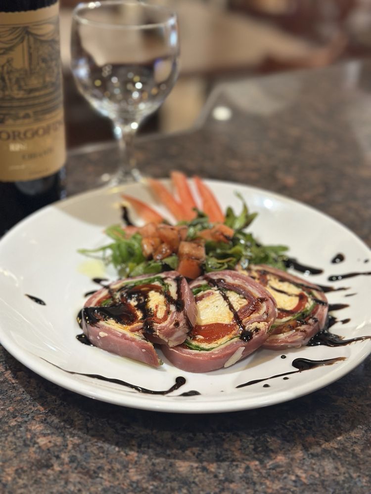 CUGINI PIZZERIA AND RESTAURANT - Updated August 2025 - 79 Photos - 73 ...