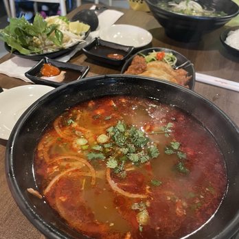 PHOXY PHO - Updated October 2025 - 53 Photos & 49 Reviews - 4939 Dorr ...