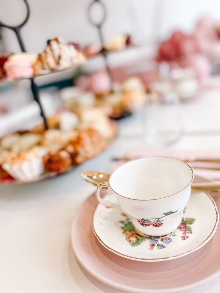 CASSANDRA CAKE CO - 11 Photos - 105-2331 Marpole Avenue, Port Coquitlam ...