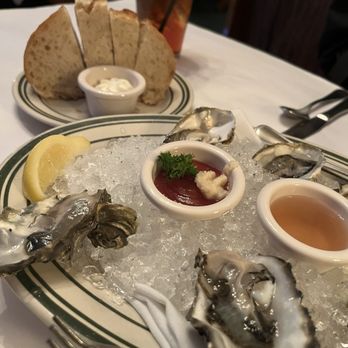 JAKE’S FAMOUS CRAWFISH - Updated May 2024 - 1986 Photos & 1904 Reviews ...