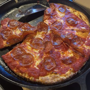 CAST IRON CHEF PIZZA & BAR - Updated February 2025 - 24 Photos & 17 ...
