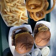 THE FRIENDLY TAVERN - 443 Photos & 344 Reviews - 2632 University Ave ...