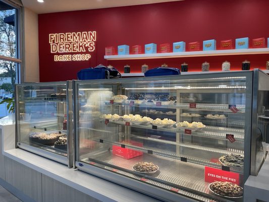 FIREMAN DEREK’S BAKE SHOP - Updated September 2025 - 192 Photos & 125 Reviews - 250 N Federal ...