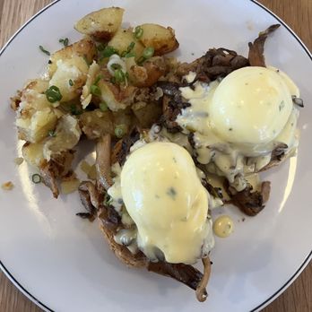 PIP - Updated November 2025 - 273 Photos & 216 Reviews - 10335 83 ...