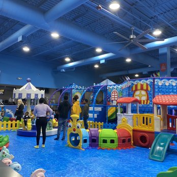 SMILEY - Updated January 2026 - 198 Photos & 96 Reviews - 5729 E 86th ...