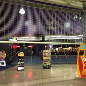 CINEPLEX ODEON SUNRIDGE SPECTRUM CINEMAS - 14 Photos & 32 Reviews ...