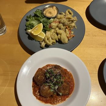 ROOTS THE RESTAURANT - Updated January 2026 - 295 Photos & 433 Reviews ...