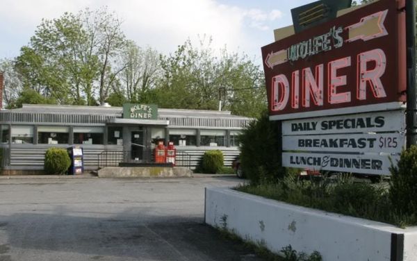 WOLFE’S DINER - 69 Photos & 67 Reviews - 625 N US 15, Dillsburg ...