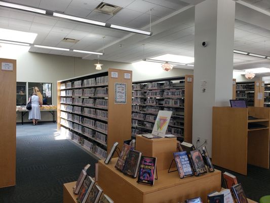 CUDAHY FAMILY LIBRARY - Updated December 2025 - 96 Photos - 3500 ...