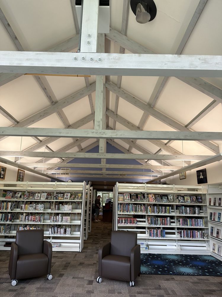 AMANDA PARK TIMBERLAND LIBRARY - Updated October 2024 - 10 Photos - 6118 US Highway 101, Amanda ...