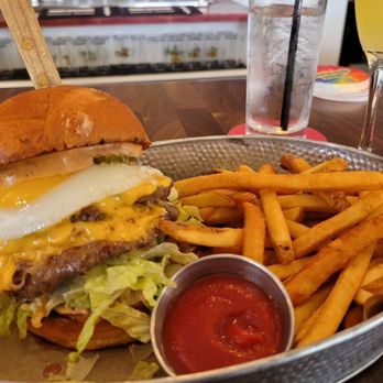 DIVIDED SKY TAVERN - Updated September 2024 - 379 Photos & 292 Reviews ...