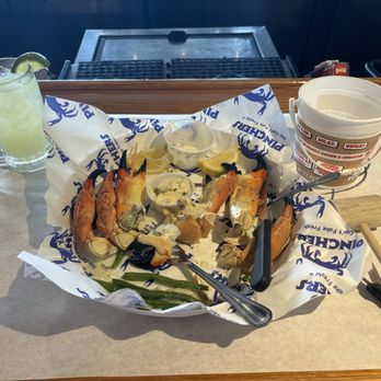 PINCHERS - Updated September 2024 - 469 Photos & 500 Reviews - 591 S ...