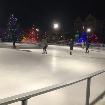 CENTRAL PARK ICE SKATE LOOP - Updated December 2025 - 16 Photos & 11 ...