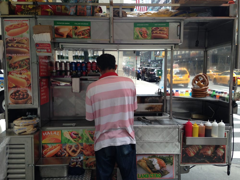 SABRETT HOT DOG CART - Hot Dogs - Lexington Ave E 49th St, New York, NY ...