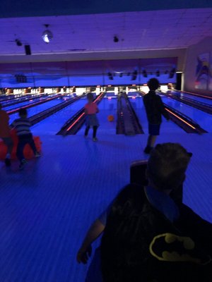 COLONIAL BOWLING LANES - 26 Photos & 33 Reviews - 6601 Jefferson Hwy ...