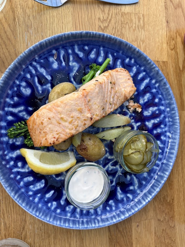 FJELLSKAAL SEAFOOD RESTAURANT - 154 Photos & 45 Reviews - Strandkaien 3 ...