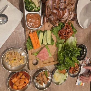 WOOMI OAK - Updated January 2026 - 46 Photos & 32 Reviews - 12573 E ...