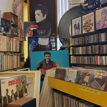THE RECORD EXCHANGE - Updated December 2025 - 77 Photos & 90 Reviews ...