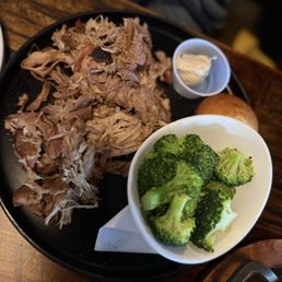 MR PIGS SMOKERY - Updated July 2025 - 25 Photos & 17 Reviews - 2875 ...