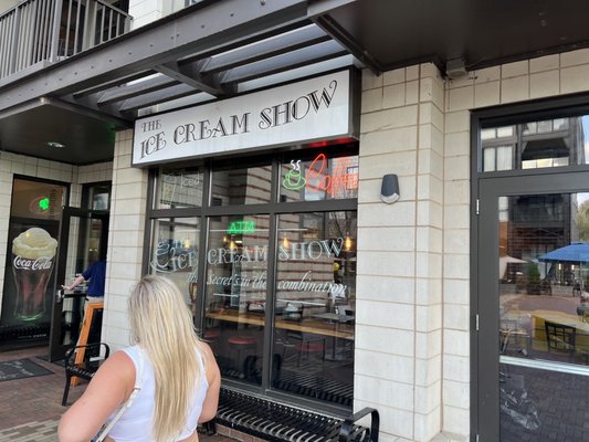 THE ICE CREAM SHOW - Updated July 2025 - 245 Photos & 217 Reviews - 105 ...