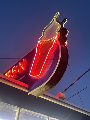 DAIRY QUEEN LTD BRAZIER - Updated September 2025 - 20 Photos & 23 ...