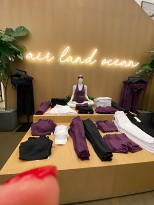 ALO - Updated December 2025 - 70 Photos & 57 Reviews - 96 Spring St ...