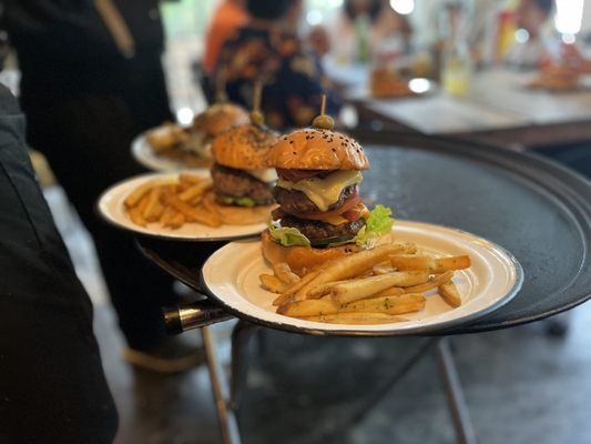 MU. BURGERHOUSE - Updated August 2025 - 152 Photos & 77 Reviews - 40 ...