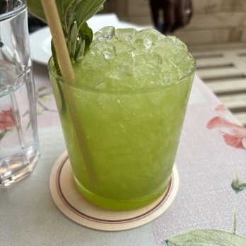 LE SWAN - Updated October 2025 - 238 Photos & 74 Reviews - 892 Queen St ...