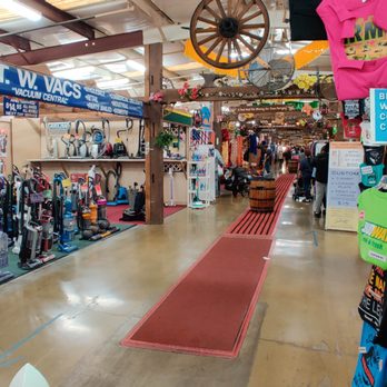 TRADERS WORLD - Updated January 2026 - 235 Photos & 101 Reviews - 601 ...