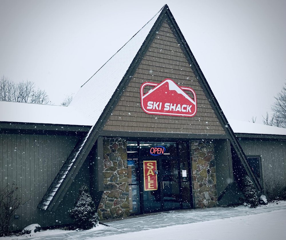 SKI SHACK - Updated April 2024 - 20 Photos - 200 Montage Mountain Rd ...