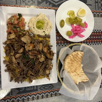 MR PITA MEDITERRANEAN GRILL - Updated November 2024 - 55 Photos & 35 ...