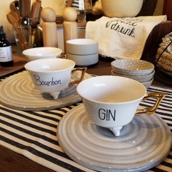 TWIGGS - Updated January 2026 - 37 Photos & 19 Reviews - 305 Oak St ...