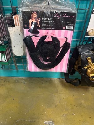 FLASHBACKS RECYCLED FASHION - 35 Photos & 120 Reviews - 576 S Coast Hwy ...