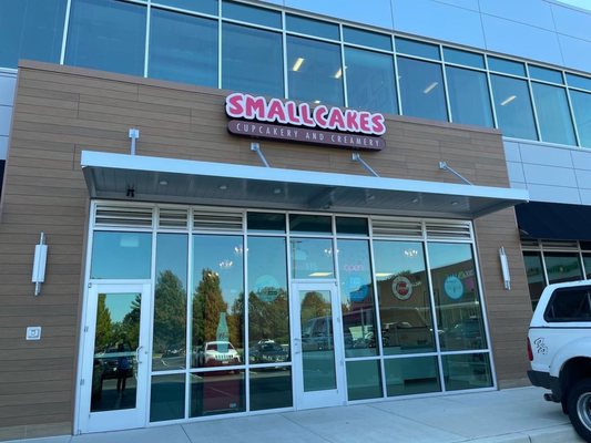 SMALLCAKES - 66 Photos & 26 Reviews - 8865 Stanford Blvd, Columbia ...