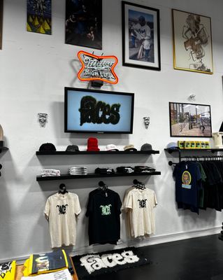 FACES SKATE SHOP - Updated June 2026 - 22 Photos - 655 W Warner Rd ...