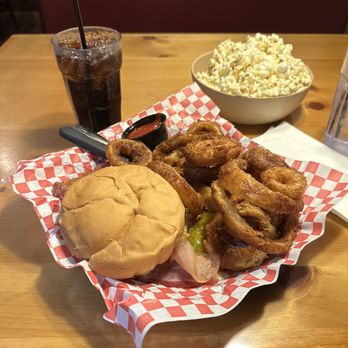 NEWT’S NORTH - Updated April 2025 - 116 Photos & 190 Reviews - 5231 E ...