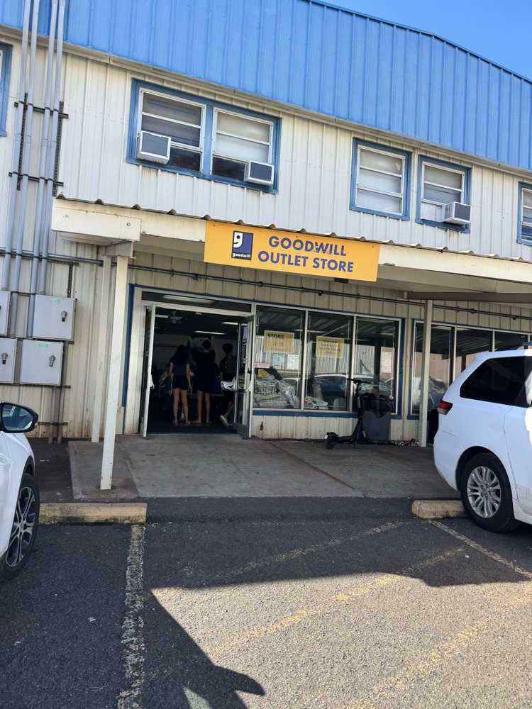 GOODWILL OUTLET STORE - Updated December 2025 - 39 Photos & 24 Reviews ...