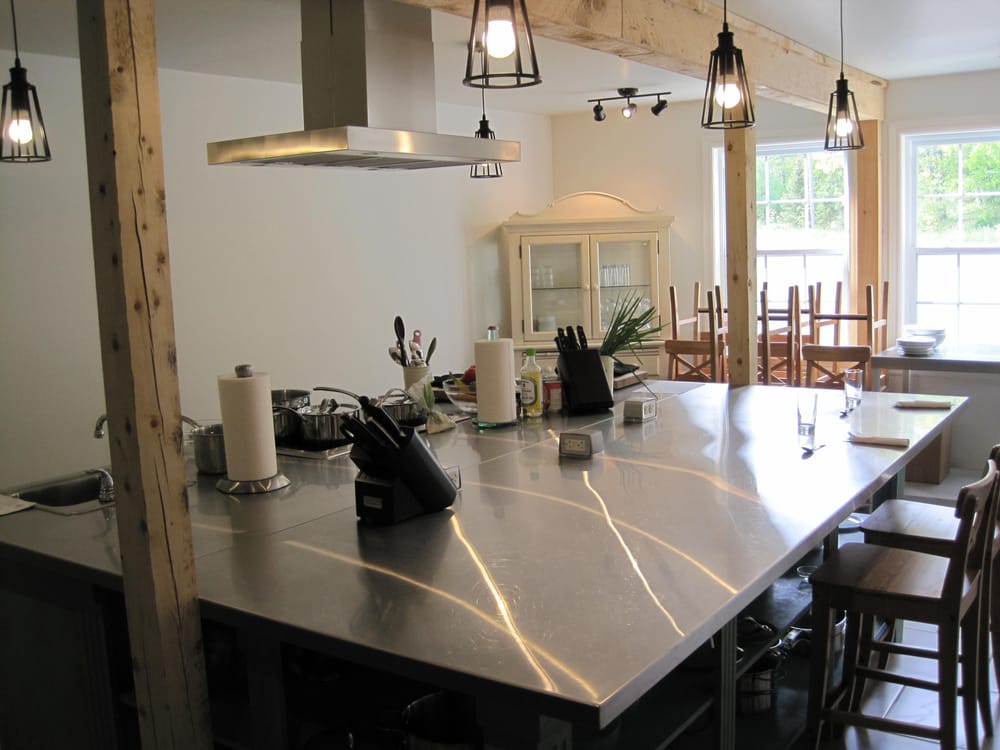 THE FLYING APRON - Updated October 2025 - 12 Photos - 3 Summerville ...