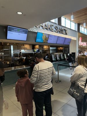 SHAKE SHACK NORTH BRUNSWICK - Updated December 2025 - 240 Grand Ave ...