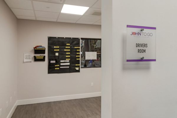 JOHN TO GO - Updated January 2026 - 13 Photos - 21 Van Natta Dr ...