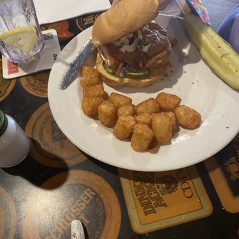 COASTERS PUB & BIERGARTEN - Updated January 2025 - 400 Photos & 586 ...