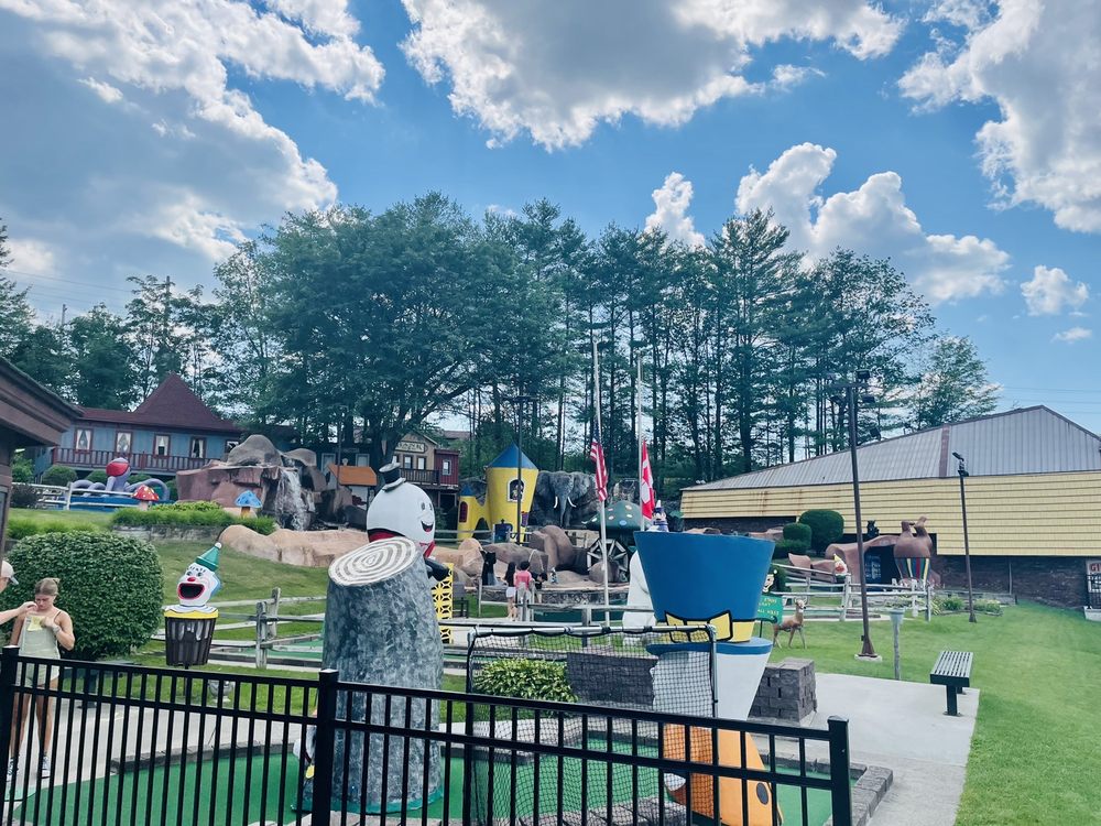 GOONY GOLF - Updated April 2025 - 74 Photos & 45 Reviews - 2059 US 9 ...