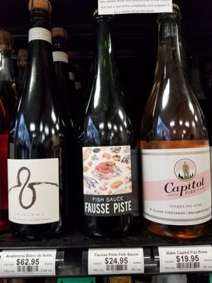 HOLLYWOOD BEVERAGE AND LIQUOR - 65 Photos & 123 Reviews - 3028 NE Sandy ...