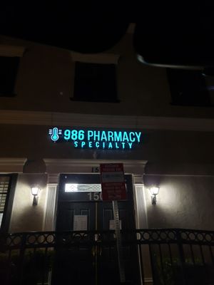 986 SPECIALTY PHARMACY - Updated December 2025 - 70 Reviews - 321 N ...