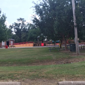 FORSYTHE PARK - Updated October 2025 - 13 Photos - 2401 Sycamore St ...