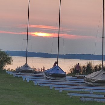 BURROWS PARK - Updated December 2025 - 27 Photos - 25 Burrows Rd ...