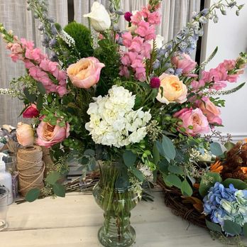 CAPE COD FLOWERS BY CANDIS - Updated December 2025 - 15 Photos - 132 MA ...