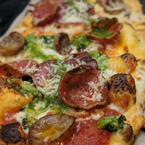 DELIAS PIZZERIA & GRILLE - 389 Photos & 441 Reviews - 6715 Backlick Rd ...