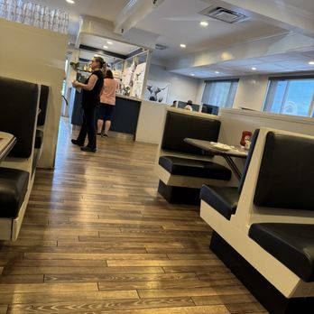 SWEET HOLLOW DINER - Updated December 2025 - 164 Photos & 172 Reviews ...