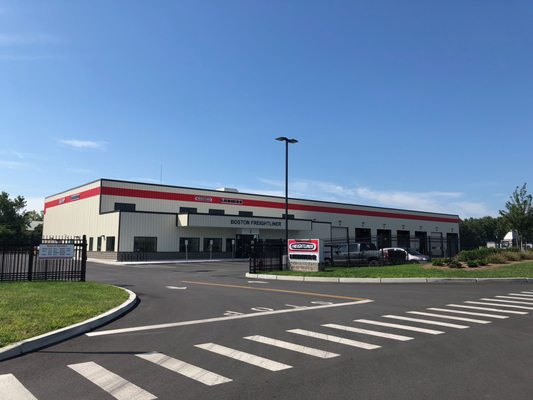BOSTON FREIGHTLINER - Updated December 2025 - 2 Rivergreen Dr, Everett ...